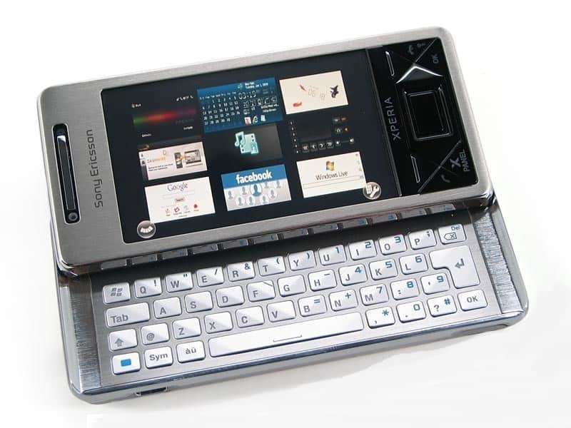 Top 5 nostalgia phones expected to return: QWERTY keyboard, Sidekick