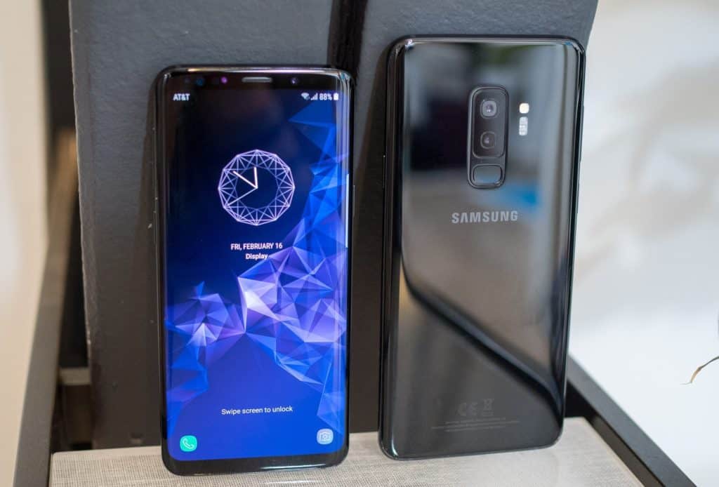Samsung Galaxy S9 and S9 Plus receive their first software update!!