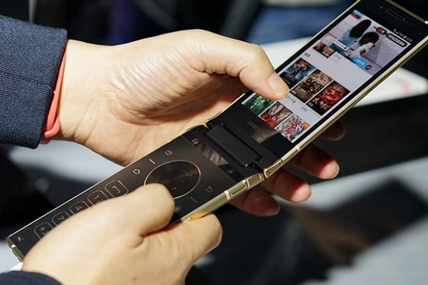 Samsung W2019 clamshell phone with SND 845 chipset to debut SOON!