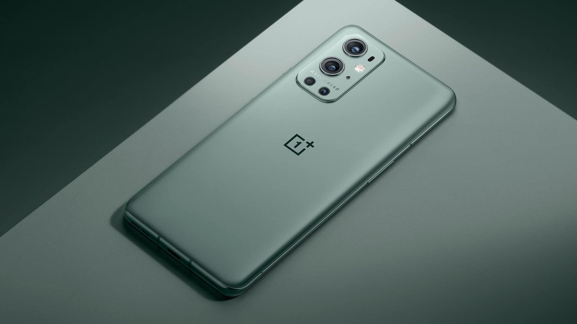oneplus-9-pro-pine-green-color-closeup - Price Pony